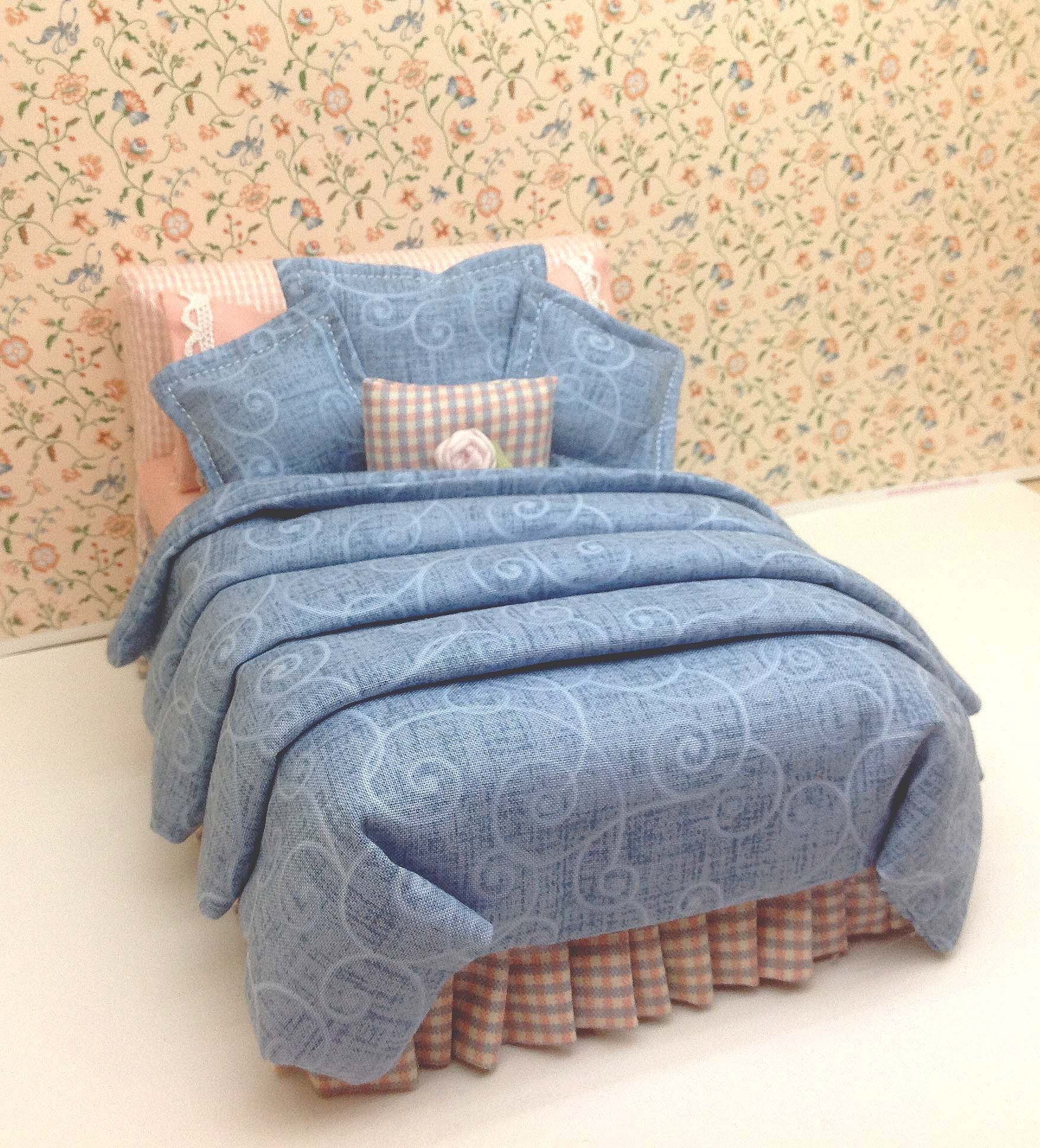 Double Bed, Hyannisport – Miniature Designs, Inc.